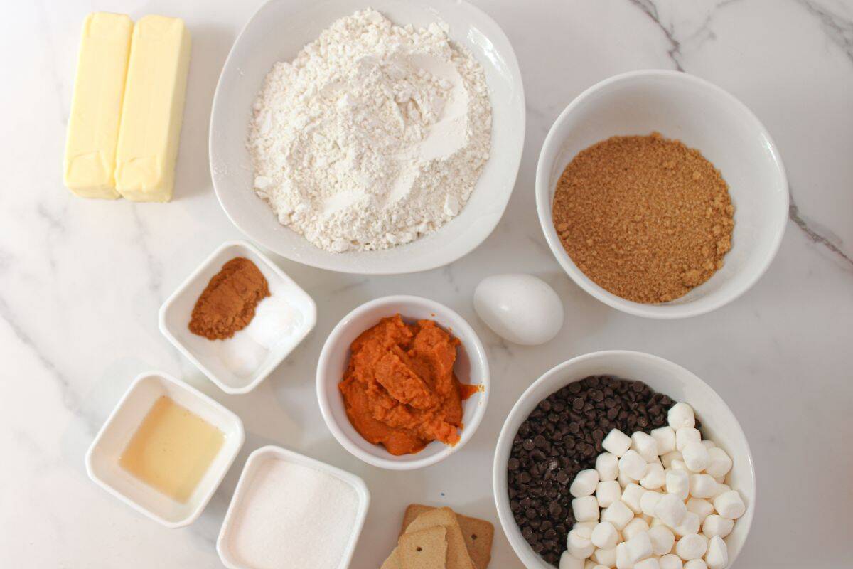 Easy Pumpkin Smores Cookies Recipe - Recipes From Leftovers